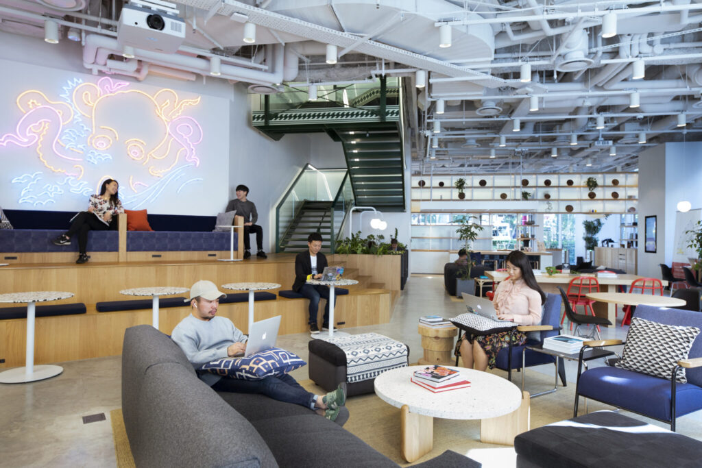 梅田（大阪）エリアのシェアオフィス・コワーキングスペース｜フレキシブルオフィスなら WeWork LINKS UMEDA